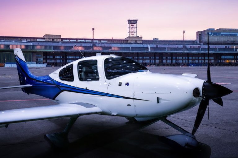 Cessna Cirrus SR22 Private Jet Hire Melbourne | Prestige Rentals